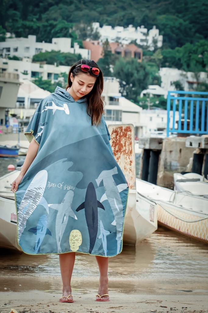 Oceanarium Poncho Toalla Sharks | BOX-FISH - Tienda de Buceo Tenerife